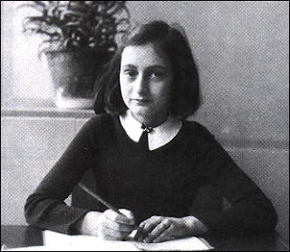 ana frank: dias de vestuario
